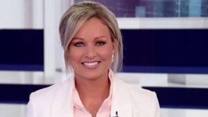 Sandra Smith Bio, Age, Fox News, Height, Husband, Salary, Family, Net Worth